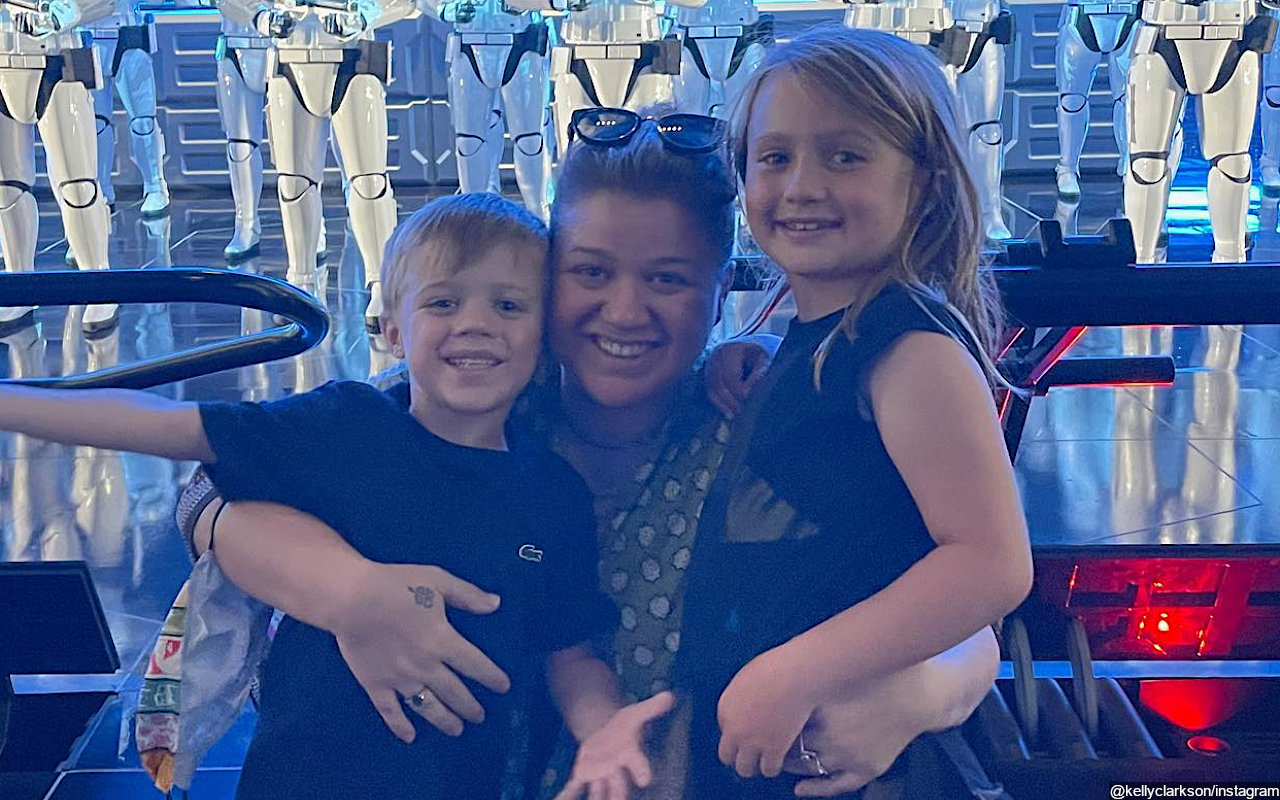 Kelly Clarkson - 'River Rose's Magical Lullaby'