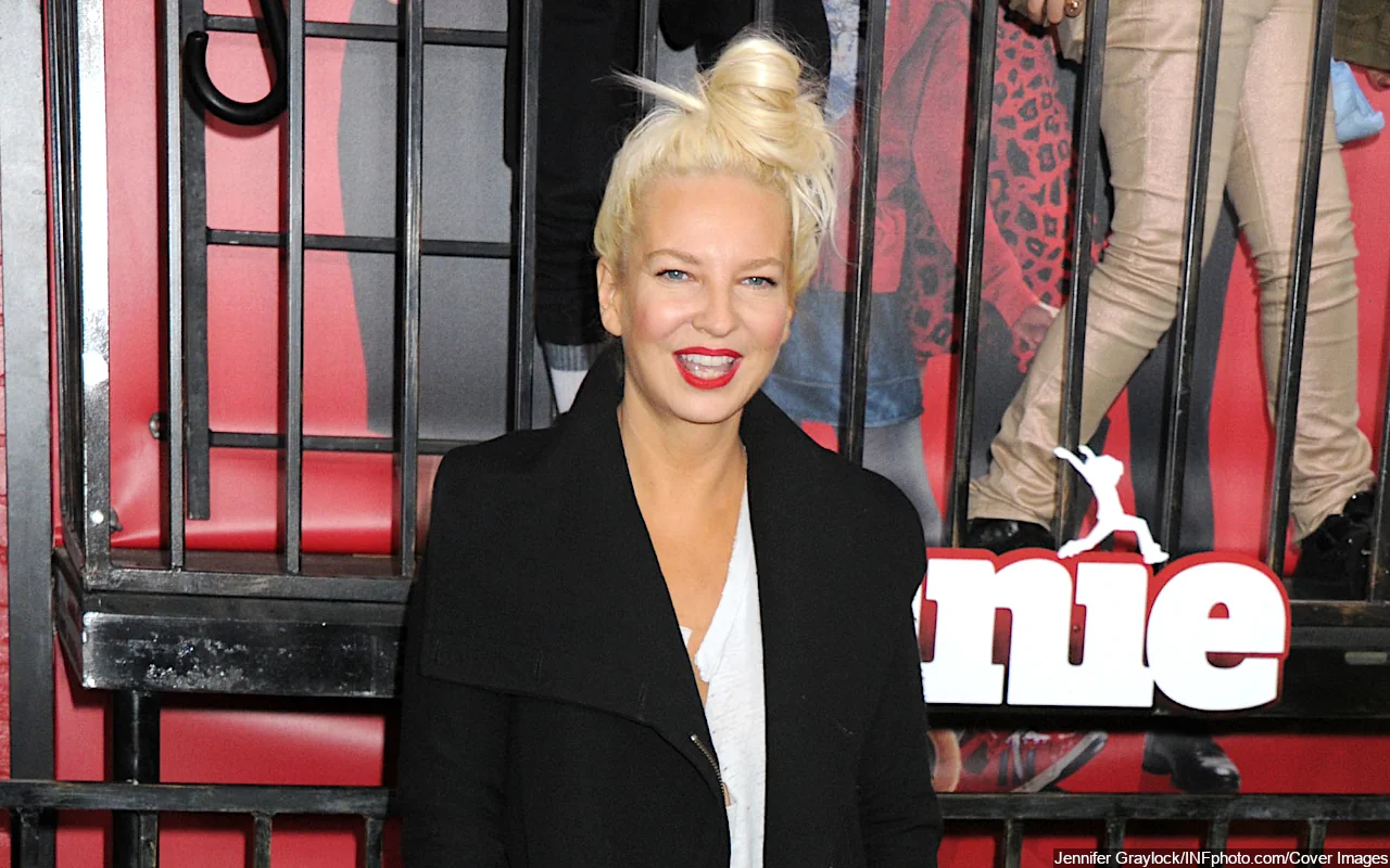 Sia Supported by Fans After Admitting She Alters Her Look Due to ...