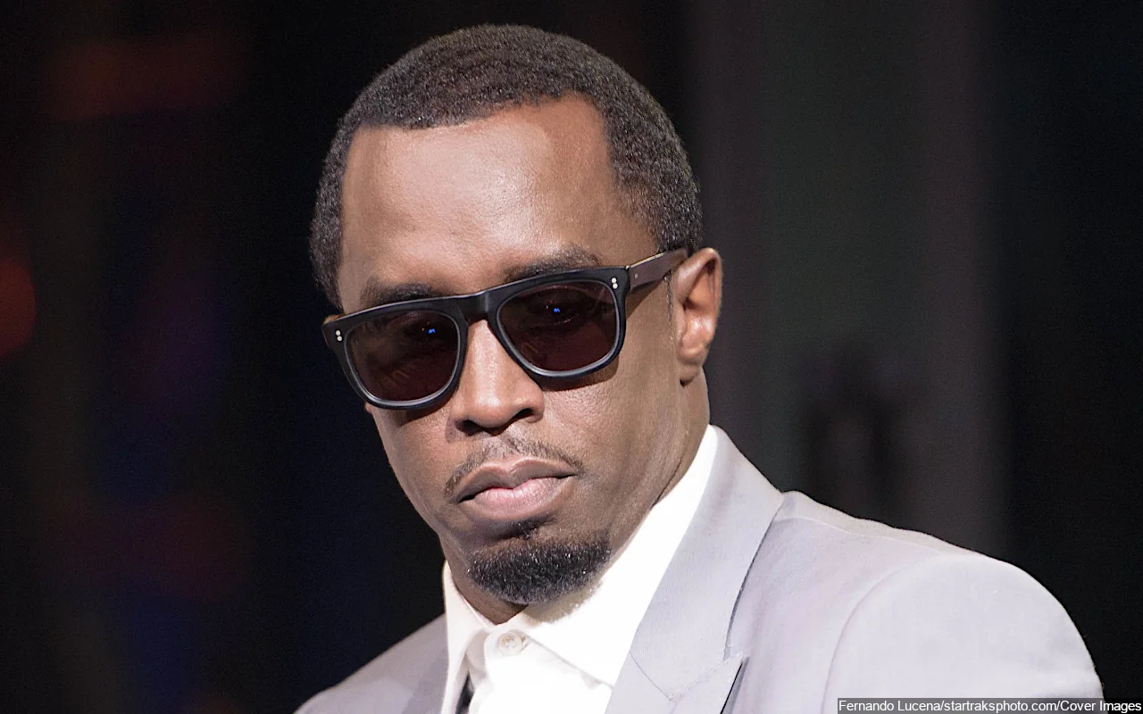 Diddy All Smiles in New Family Christmas Pictures Amid Sexual Assault ...