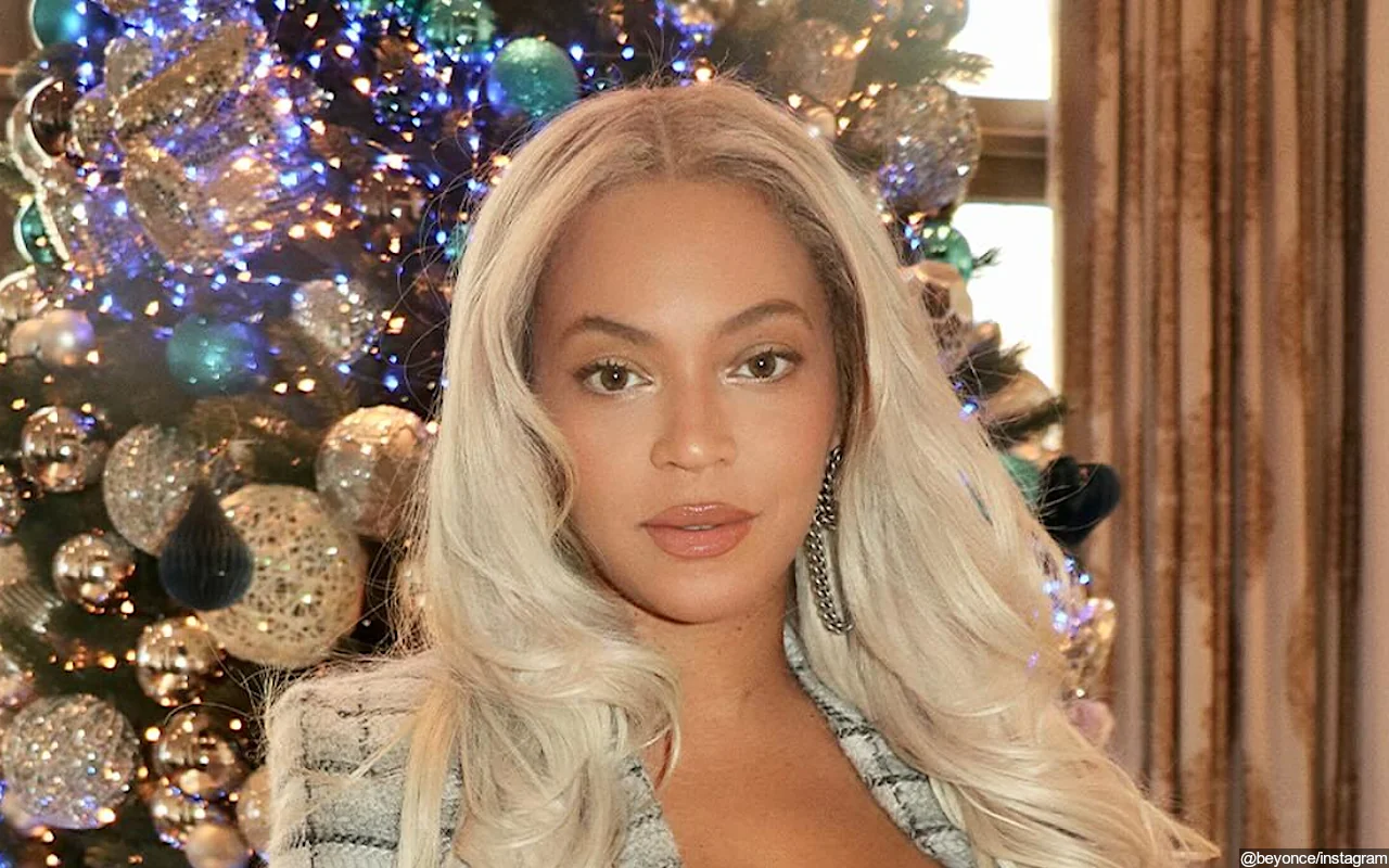 Beyonce Makes Jaws Drop in Sizzling Preppy Outfit