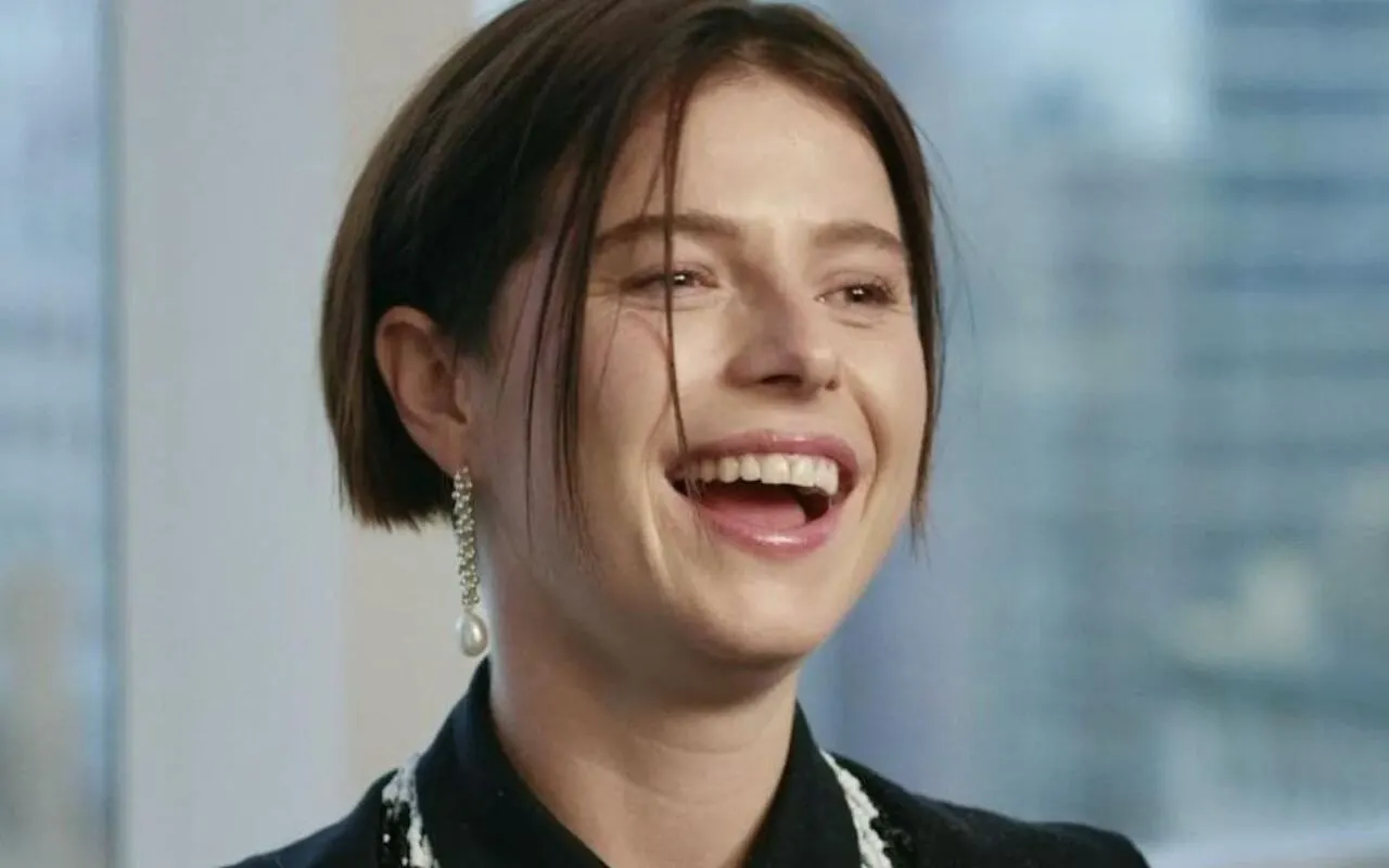 Jessie Buckley Reveals Her Wedding