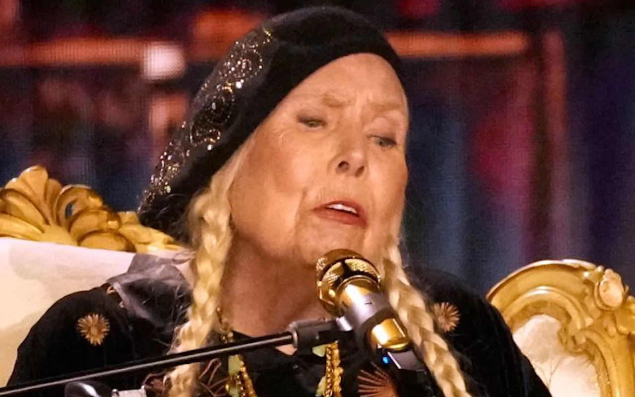 Joni Mitchell Delivers First Performance At Grammy Awards