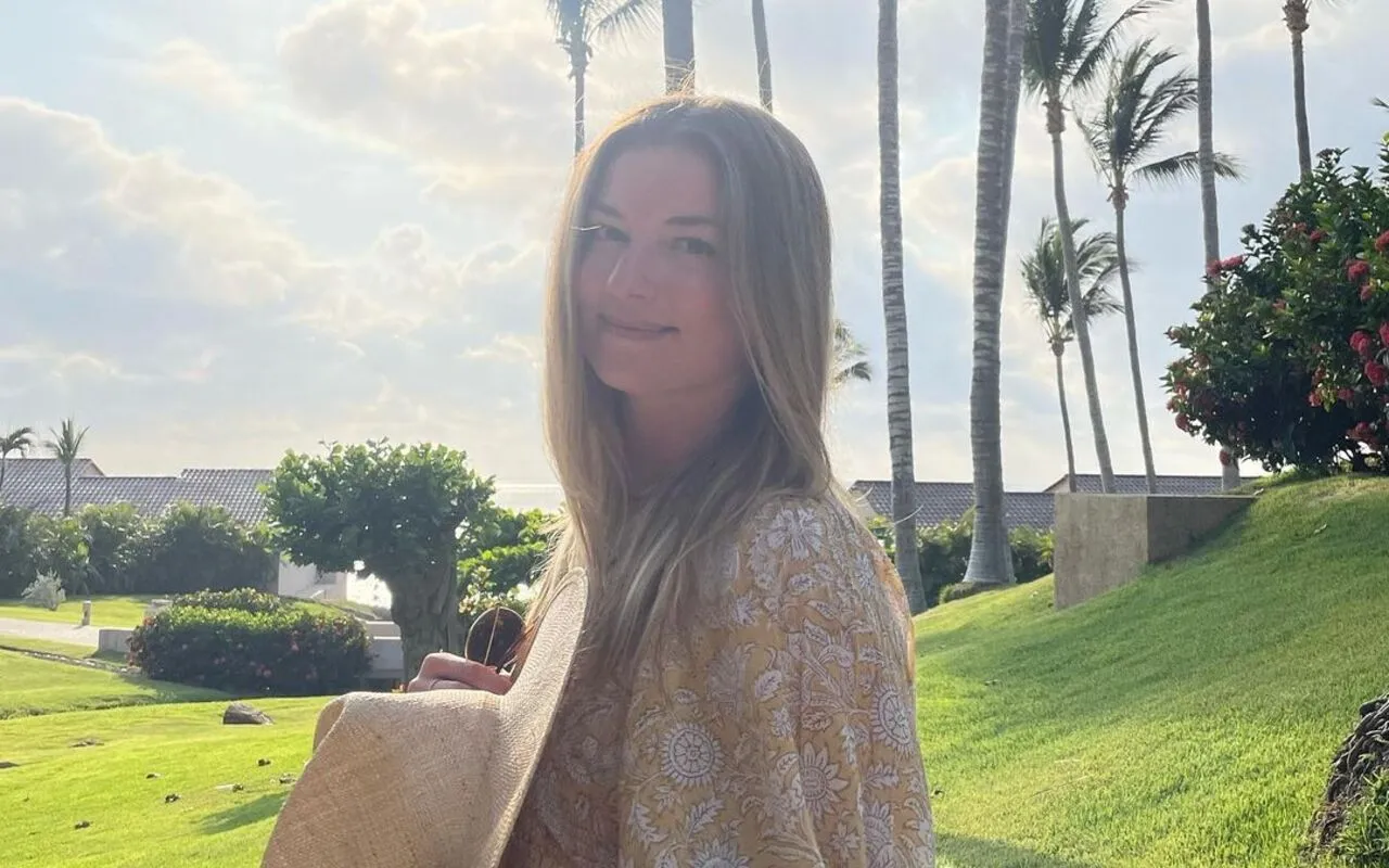 Emily VanCamp Pregnant With Second Child, Shows Baby Bump