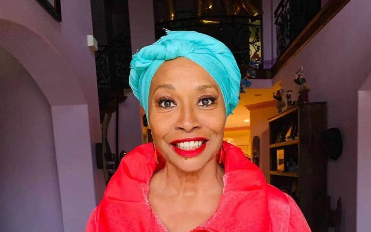 'Black-ish' Star Jenifer Lewis Nearly Died After Falling 10 Feet From ...