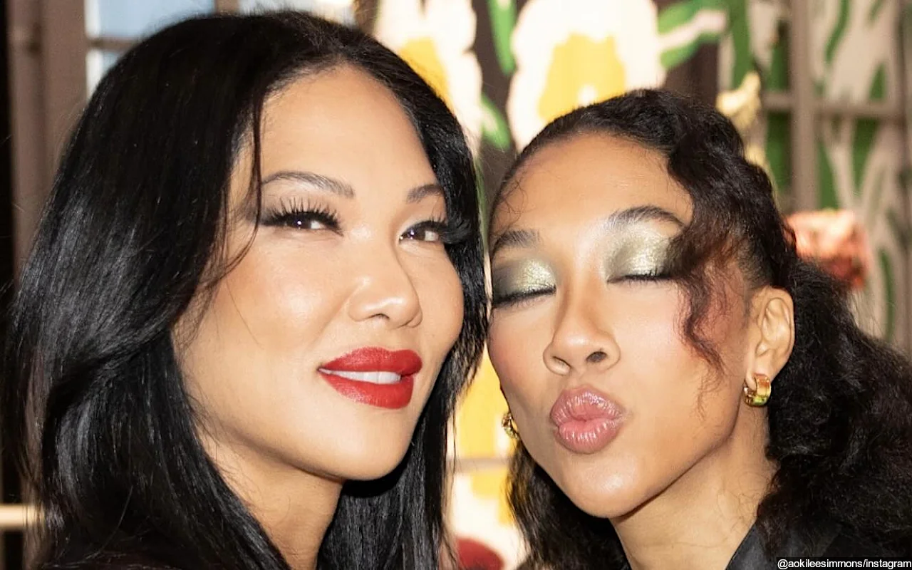 Kimora Lee Simmons Dragged Over Daughter Aokis Romance With 65 Year