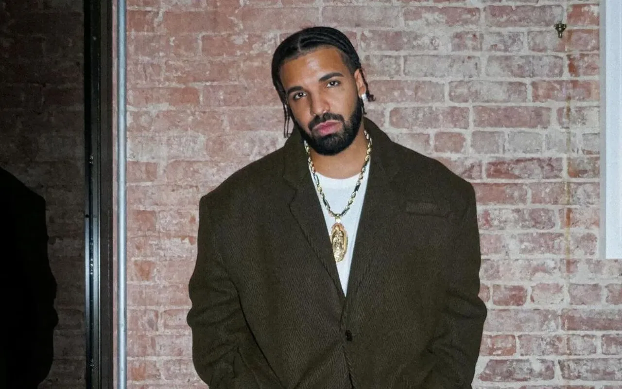 Drake and His Mom Laugh Off Nose Job Claim