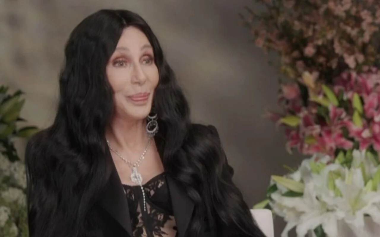Cher Defends Dating Younger Guy, Bluntly Says 'Men My Age Are All Dead'
