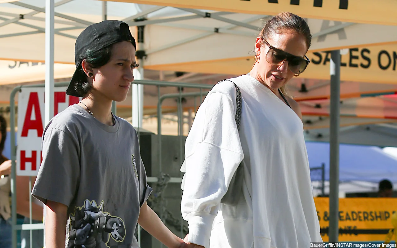 Jennifer Lopez's Child Emme Flaunts Flesh Tunnels on Paris Day Out With ...