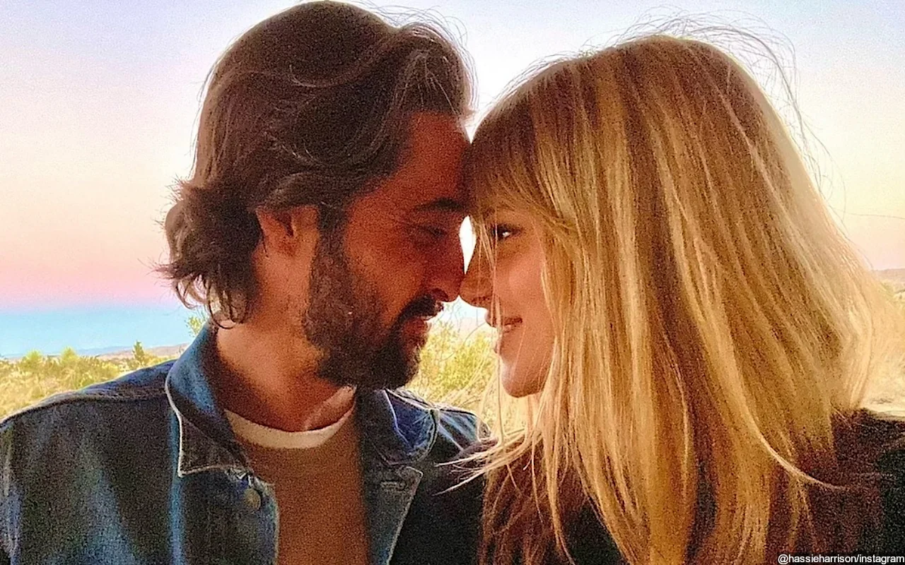 Yellowstone Stars Ryan Bingham And Hassie Harrison Wed In Elegant
