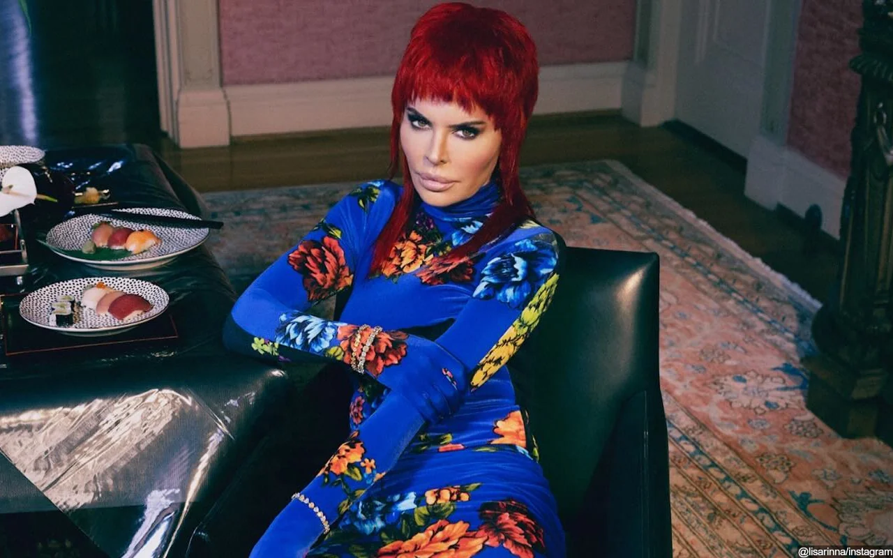 Lisa Rinna Appears Unrecognizable With Surprising Looks in New Cover ...