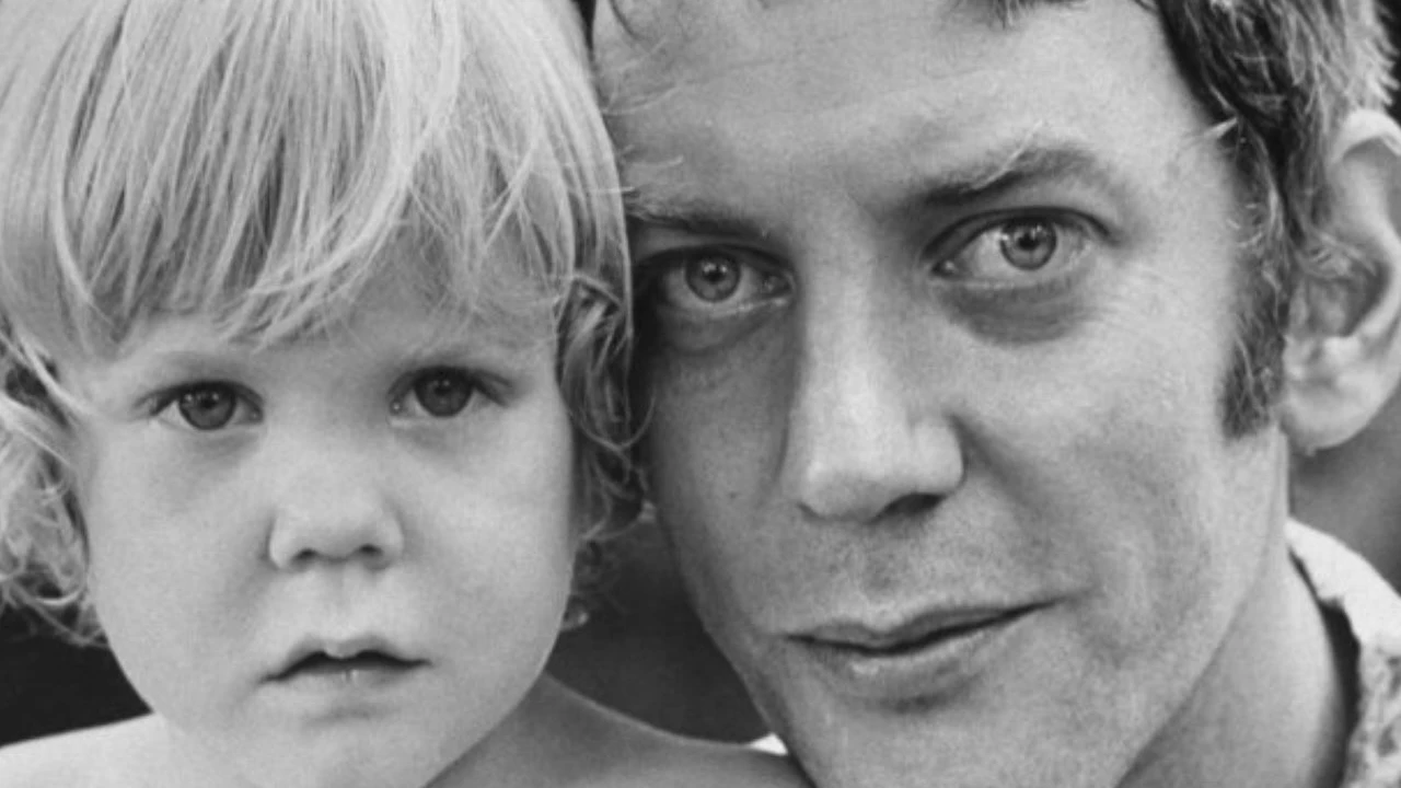 Kiefer Sutherland Mourns Death of Father Donald Sutherland After He ...