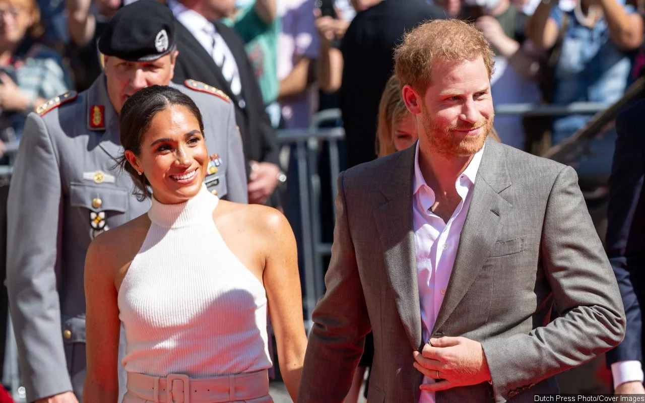 Prince Harry and Meghan Markle 'Running Out of Time' to Return to Royal ...