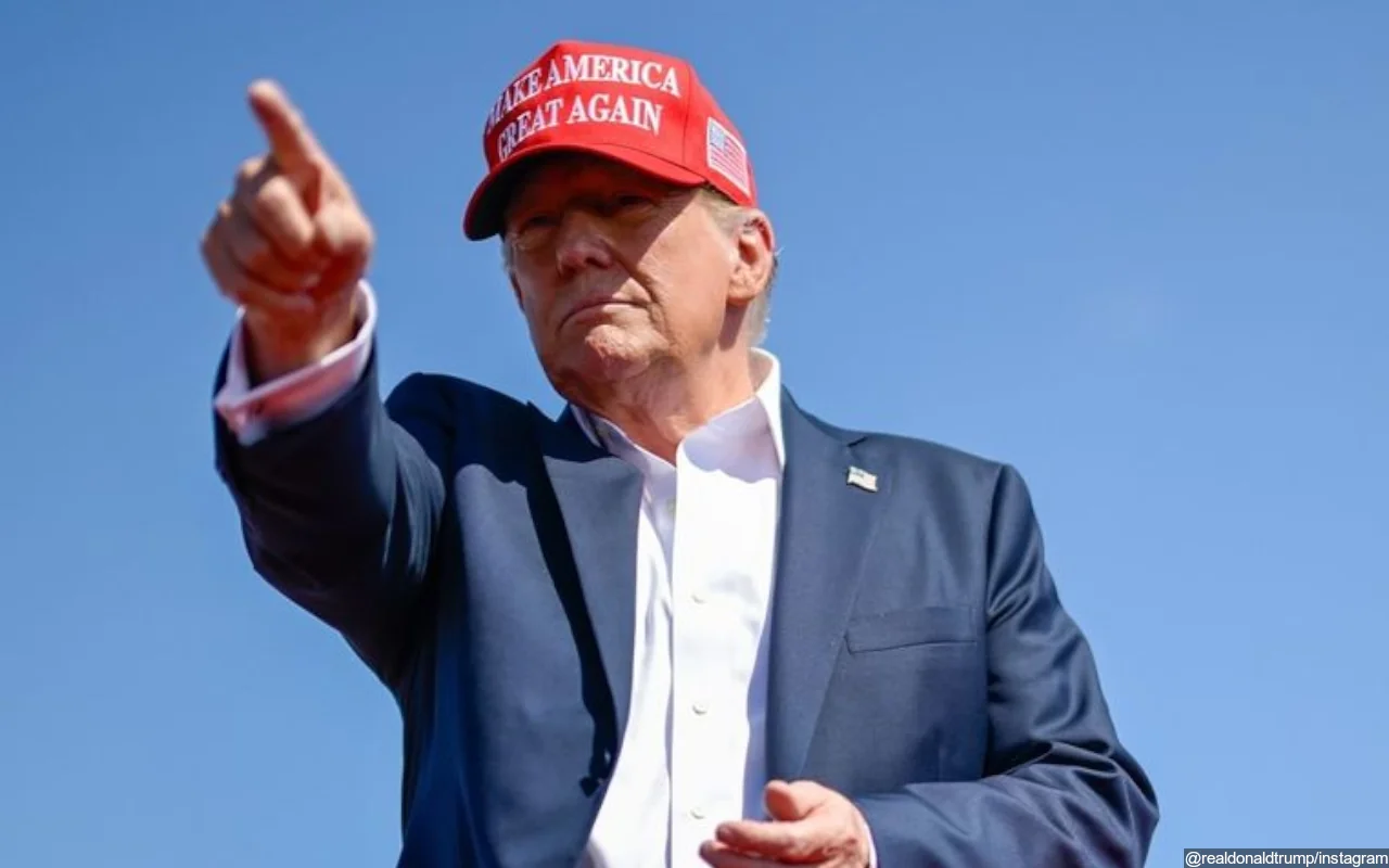 Donald Trump Missing a Chunk of His Ear After Getting Shot During ...