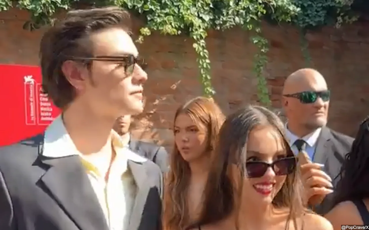 Olivia Rodrigo and Louis Partridge Make Grand Red Carpet Debut as ...