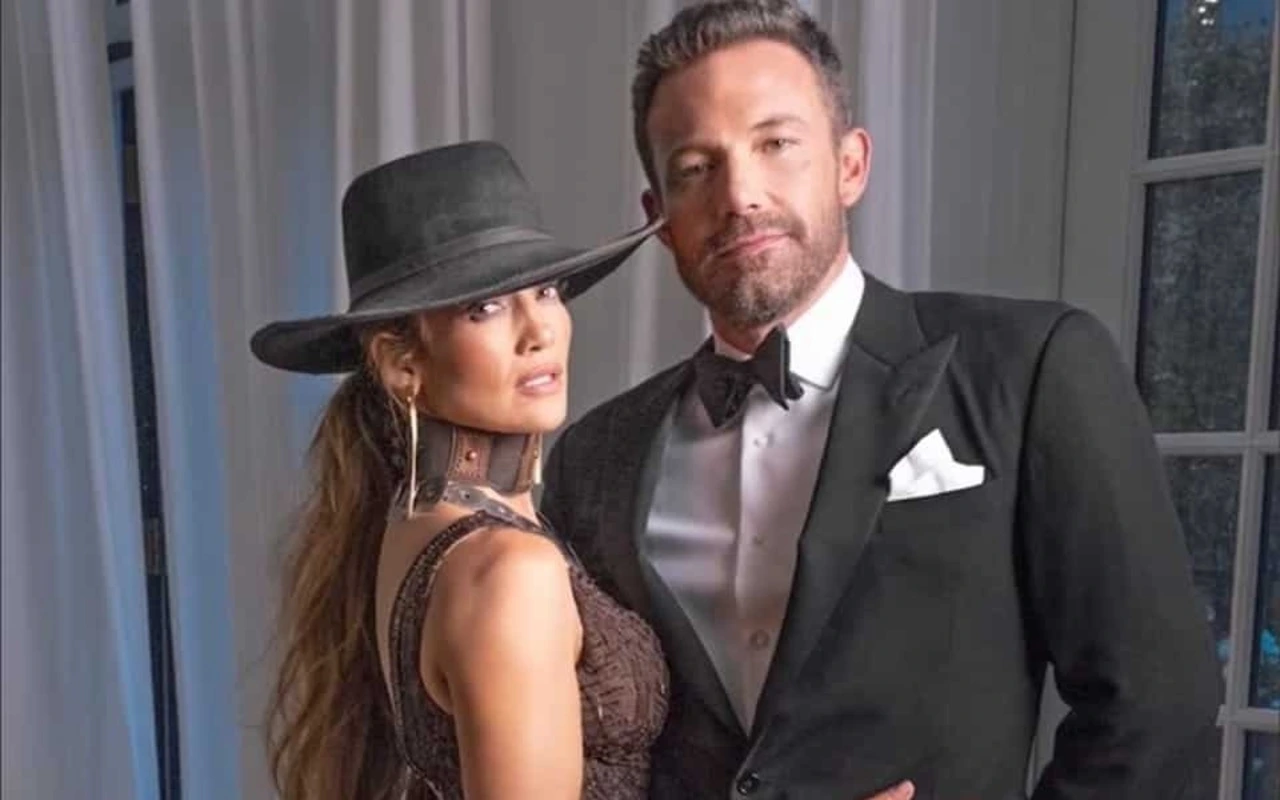 Jennifer Lopez and Ben Affleck Reunite for First Time Amid Divorce, Have Tense Conversation ...