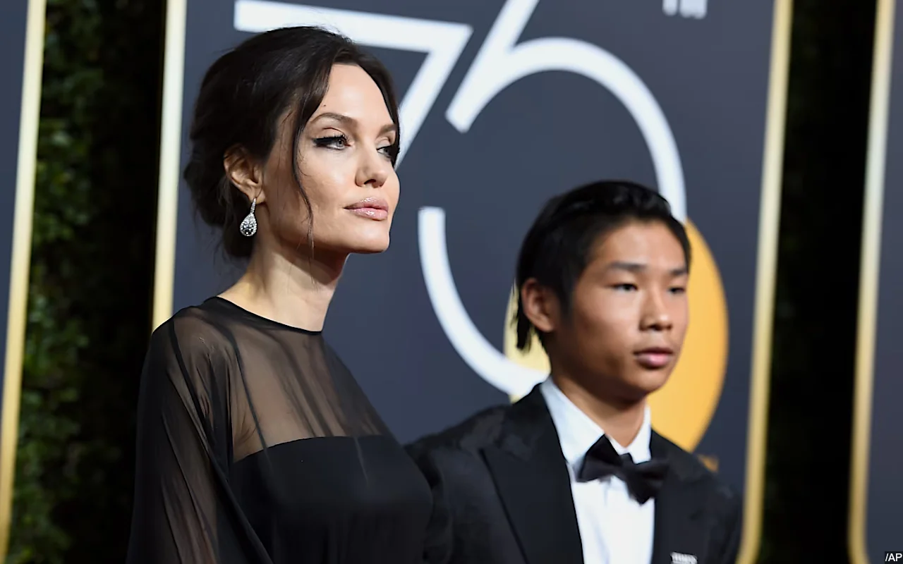 Angelina Jolie Asks 'Top Plastic Surgeon' to Look at Son Pax's Face ...