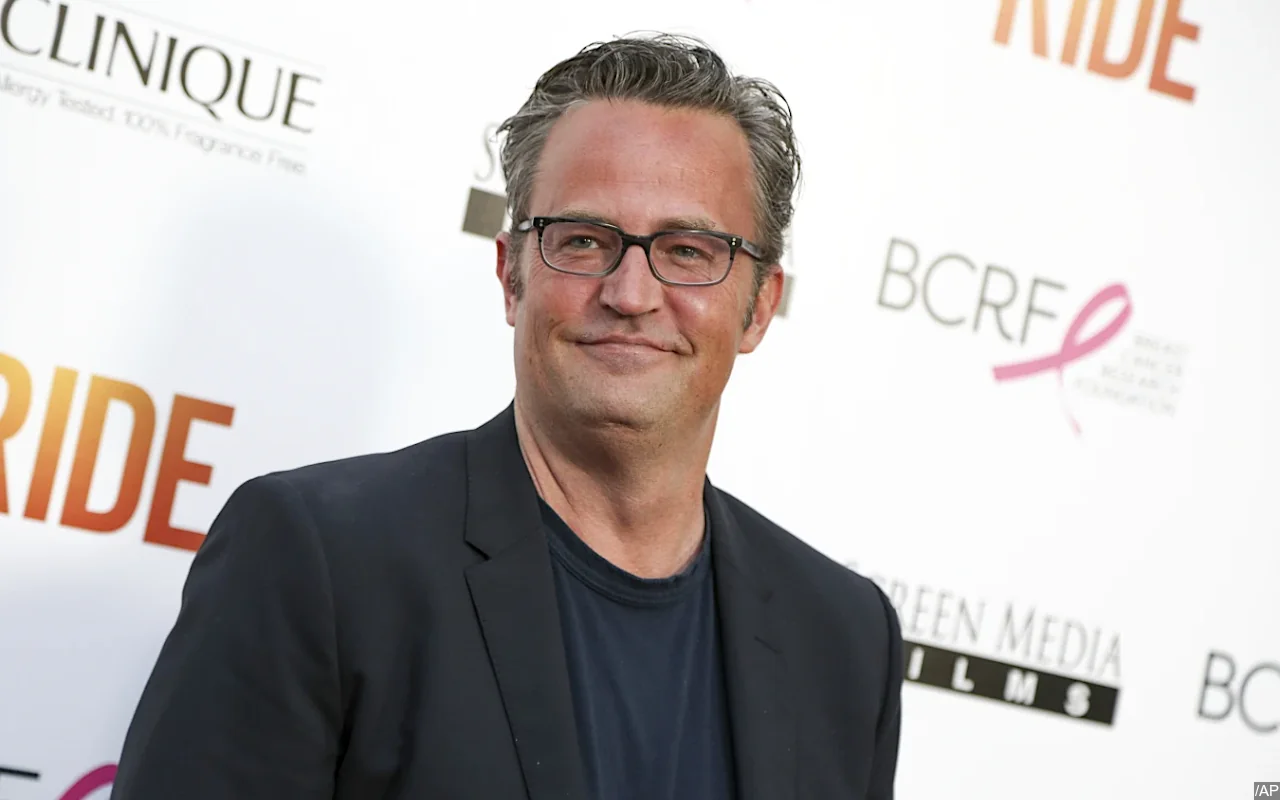 'Friends' Creators Mourn Matthew Perry's Death on 'Little Fraught' 30th ...
