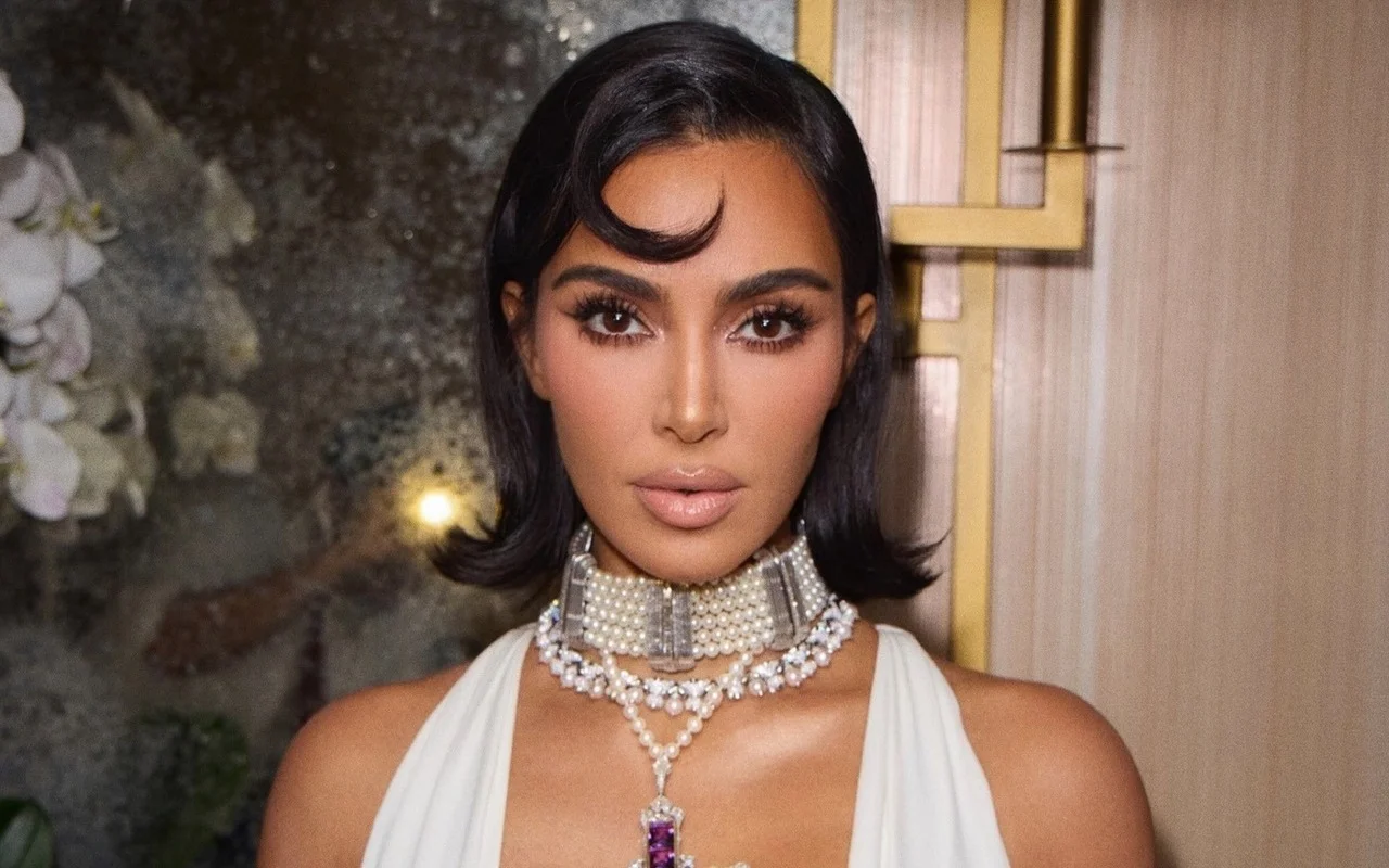 Kim Kardashian Wears Princess Diana's Attallah Cross on Red Carpet at ...