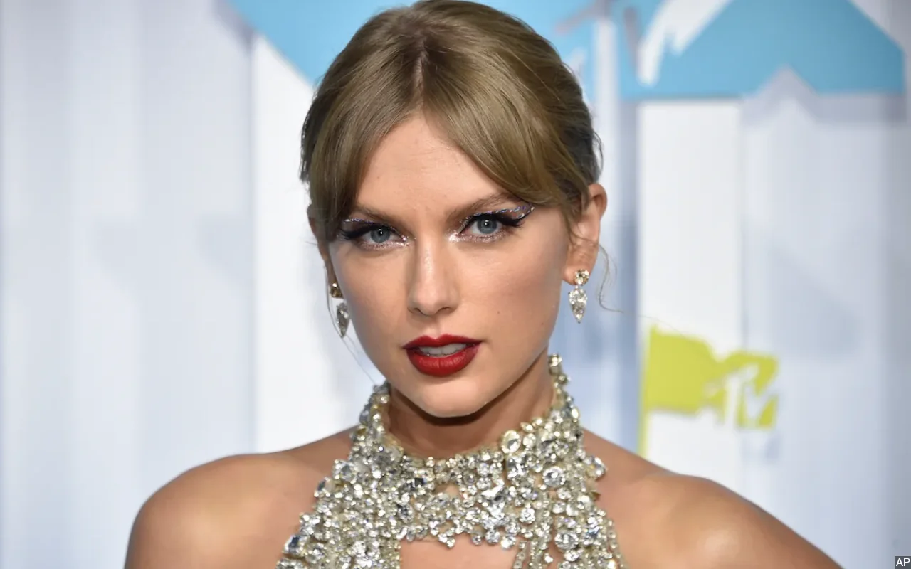 Taylor Swift Breaks Silence on Six Grammy Nominations at 'Eras Tour ...