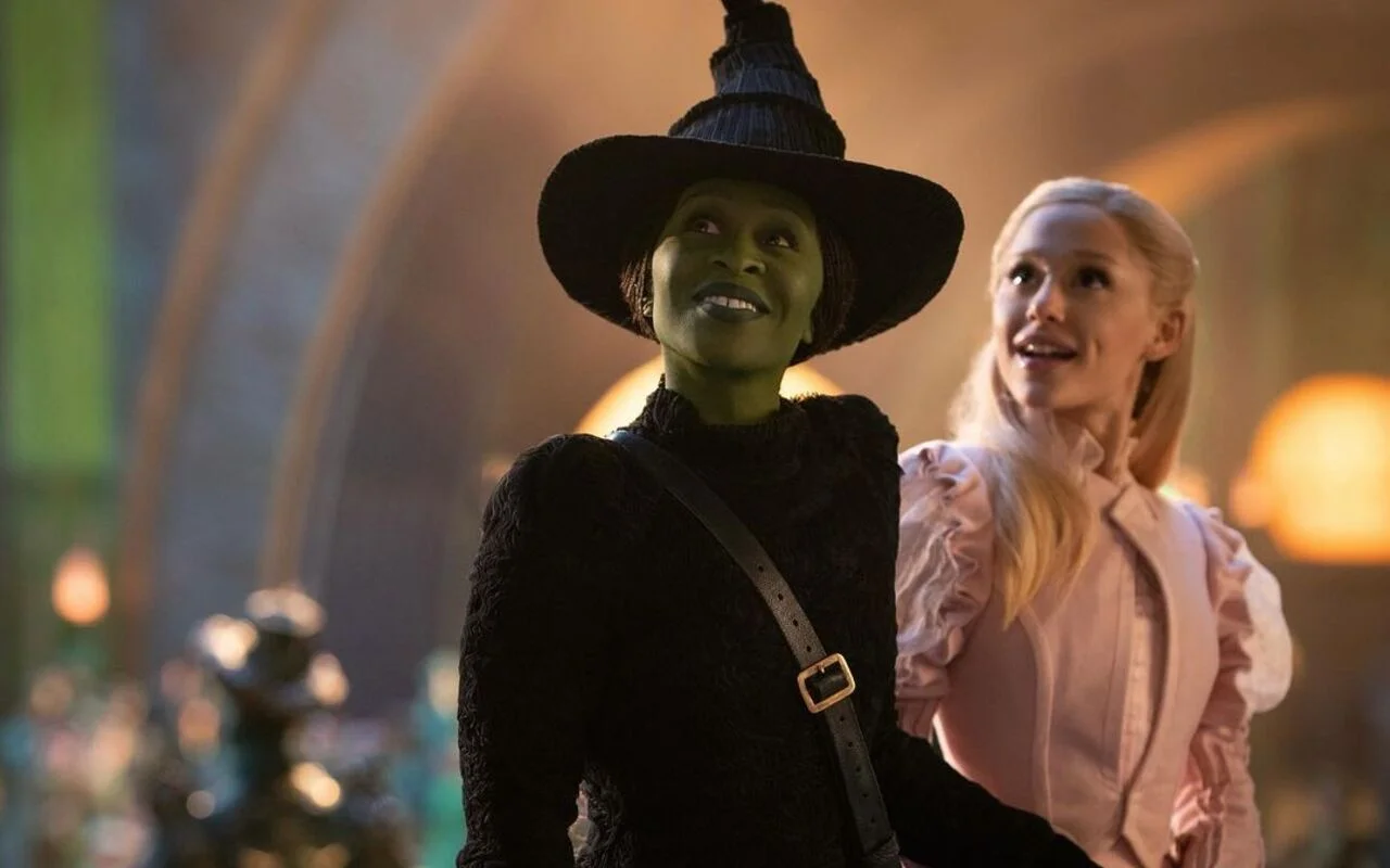'Wicked' Fans Banned From Wearing Elphaba Face Paint at Theaters, Movie Slapped With Trigger ...