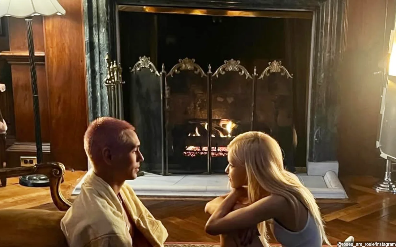 ROSE Revealed to Be Dating 'Gossip Girl' Star Evan Mock