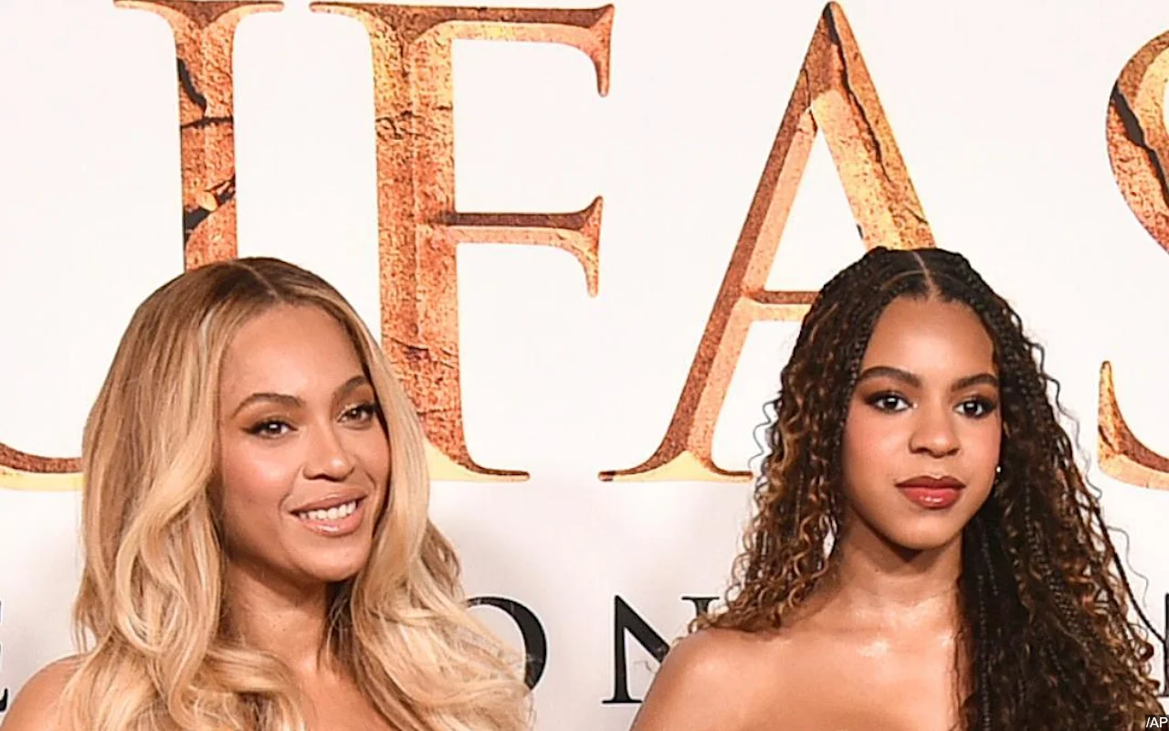 Beyonce Joined by Daughter Blue Ivy for Cowboy-Themed NFL Halftime Show ...