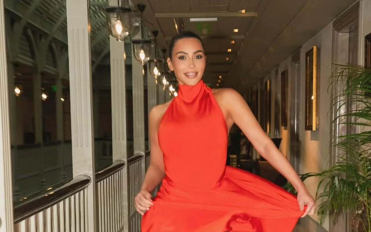 Kim Kardashian Hints at Mystery Boyfriend, Wants Him to Have His Own Closet at Her Home