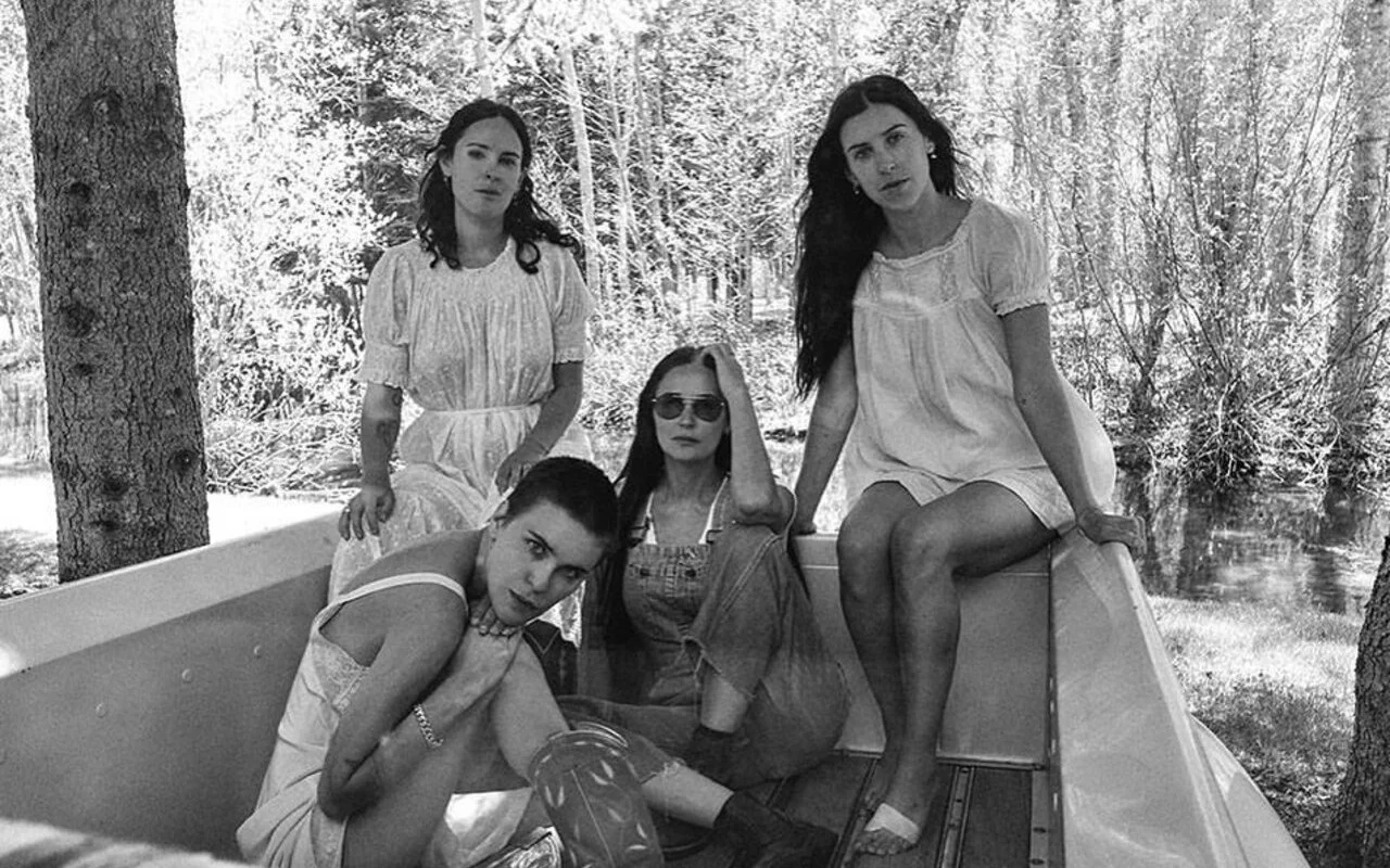 Rumer Willis Still Sleeps and Takes a Bath With Mom and Adult Sisters