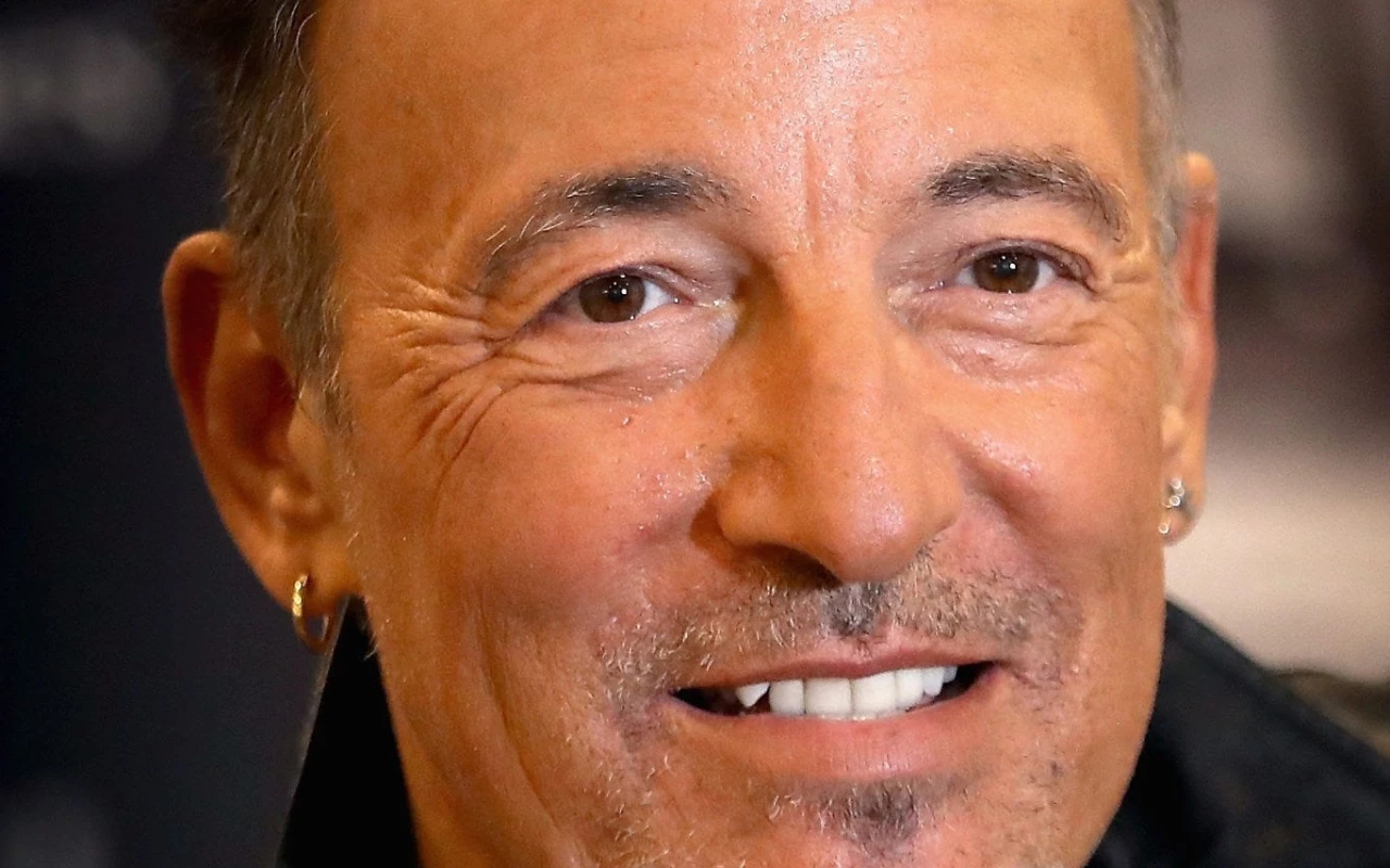 Must-See Friday Premieres: Springsteen, Smashing Machine & More