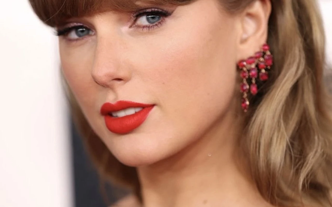 Tony Romo's Cheeky Slip: Swift as Kelce's 'Wife' Explained