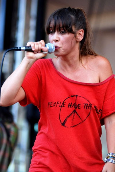 Cat Power Latest News, Bio, Profile, Album, Movie and Photo.
