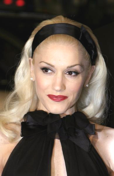 gwen-stefani Picture 1 - Gwen Stefani and Blake Shelton Go Shopping