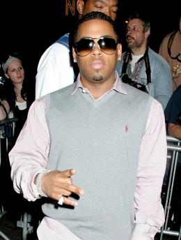 bobby-v Picture 1 - Bobby V Arriving Prior to His Performance at The ...