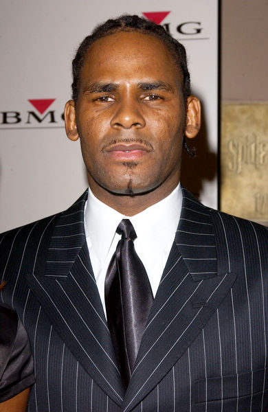 R. Kelly Picture 10 - 46th Annual GRAMMY Awards BMG - Arrivals