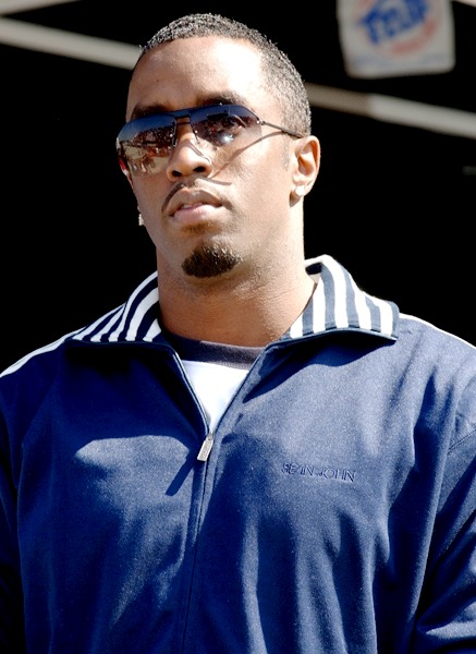P.Diddy Picture 13 - P.Diddy speaks to students about Education