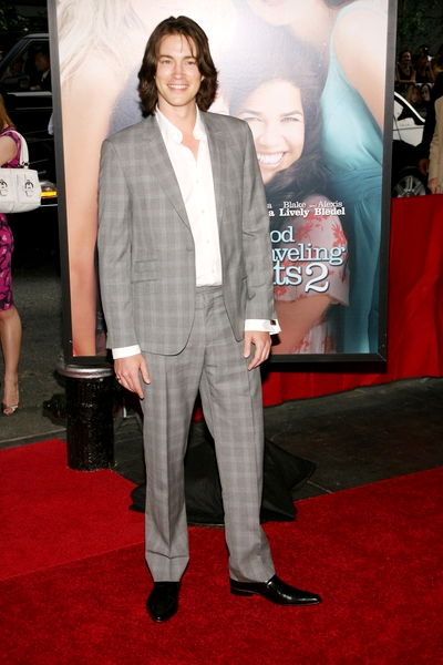 Tom Wisdom Picture 2 - "The Sisterhood of the Traveling Pants 2" New ...