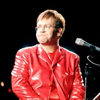 Elton John Picture 1 - Elton John Performing at Tussling Castle