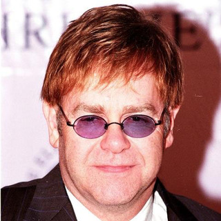 Elton John Picture 1 - Elton John Performing at Tussling Castle