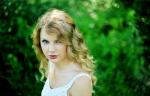 Behind the Scenes of Taylor Swift's 'Mine' Music Video