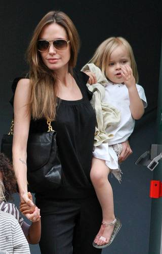Angelina Jolies Daughter Vivienne Cast As Princess Aurora In Maleficent