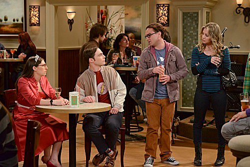 Big Bang Theory Pics First Look At Howard And Bernadettes Wedding