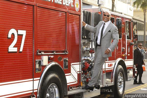 Dwayne 'The Rock' Johnson Rides Fire Truck to 'San Andreas' Hollywood ...