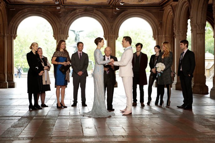 Gossip Girl Creators Reveal R Rated Sex Scenes That Didnt Make The Cut