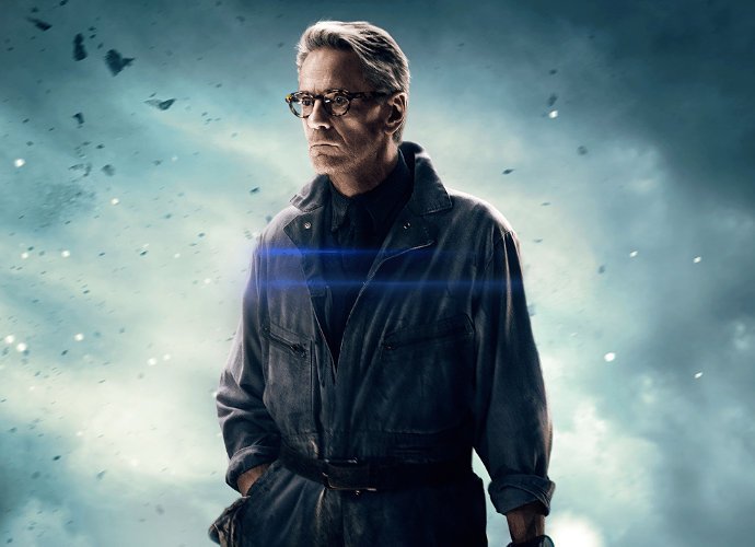 Jeremy Irons Reveals 'The Batman' Starts Filming Next Summer, Promises ...