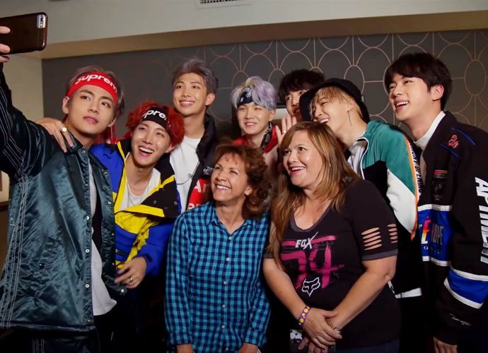 Jimmy Kimmel Surprises BTS Fans and Their Moms While Live Interview Is ...