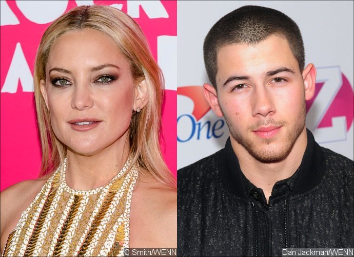 Together Again Kate Hudson And Nick Jonas Have Very Flirty Moments
