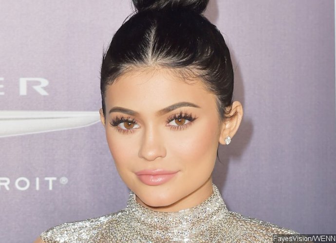 Nsfw Kylie Jenner Bares Her Breasts For Super Nude V Magazine Shoot