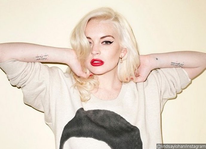 Lindsay Lohan Got Bitten by Snake While Hiking in Thailand, Shows Her ...