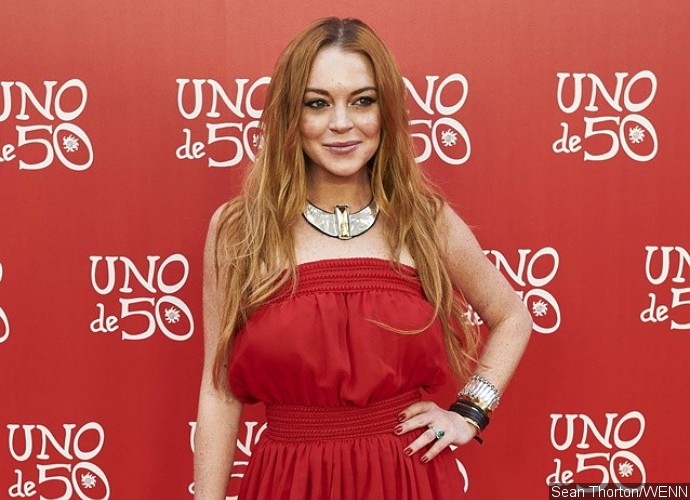 Lindsay Lohan Pictured Wearing Her Engagement Ring Again Following Egor ...