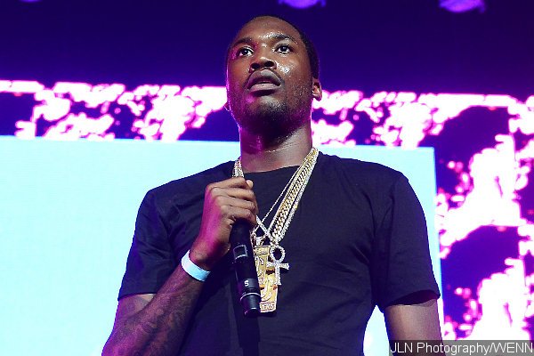 Video: Meek Mill Booed During Nicki Minaj's 'Pinkprint' Show in Toronto